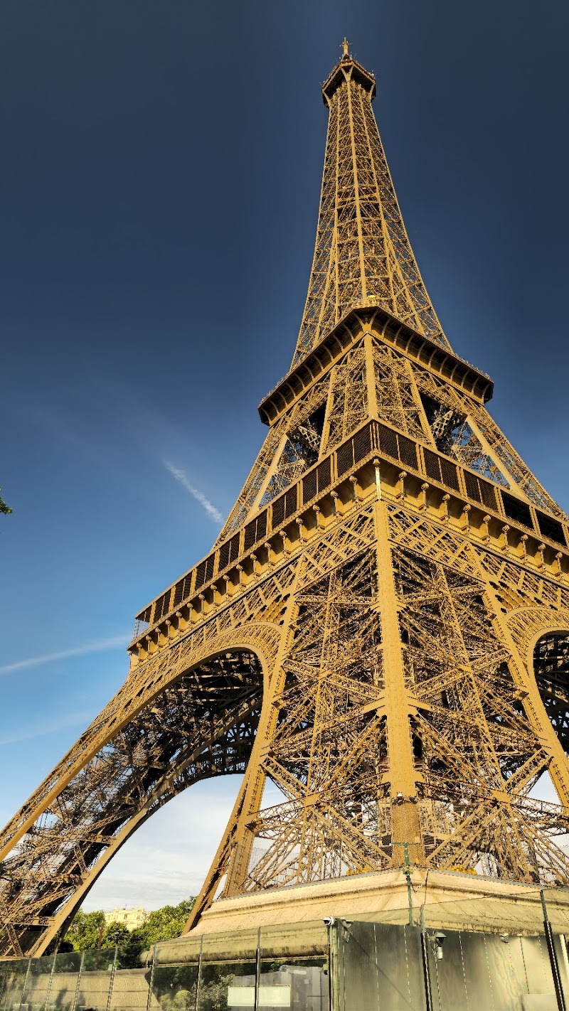 Mapa Turístico de París - Descubre la Encantadora Torre Eiffel ...